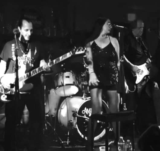 AMBER ROSE & THE RENEGADES - Narragansett