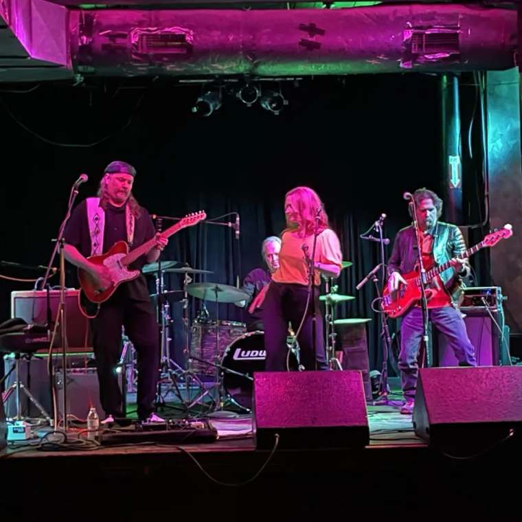 CEE CEE & THE RIDERS - Narragansett